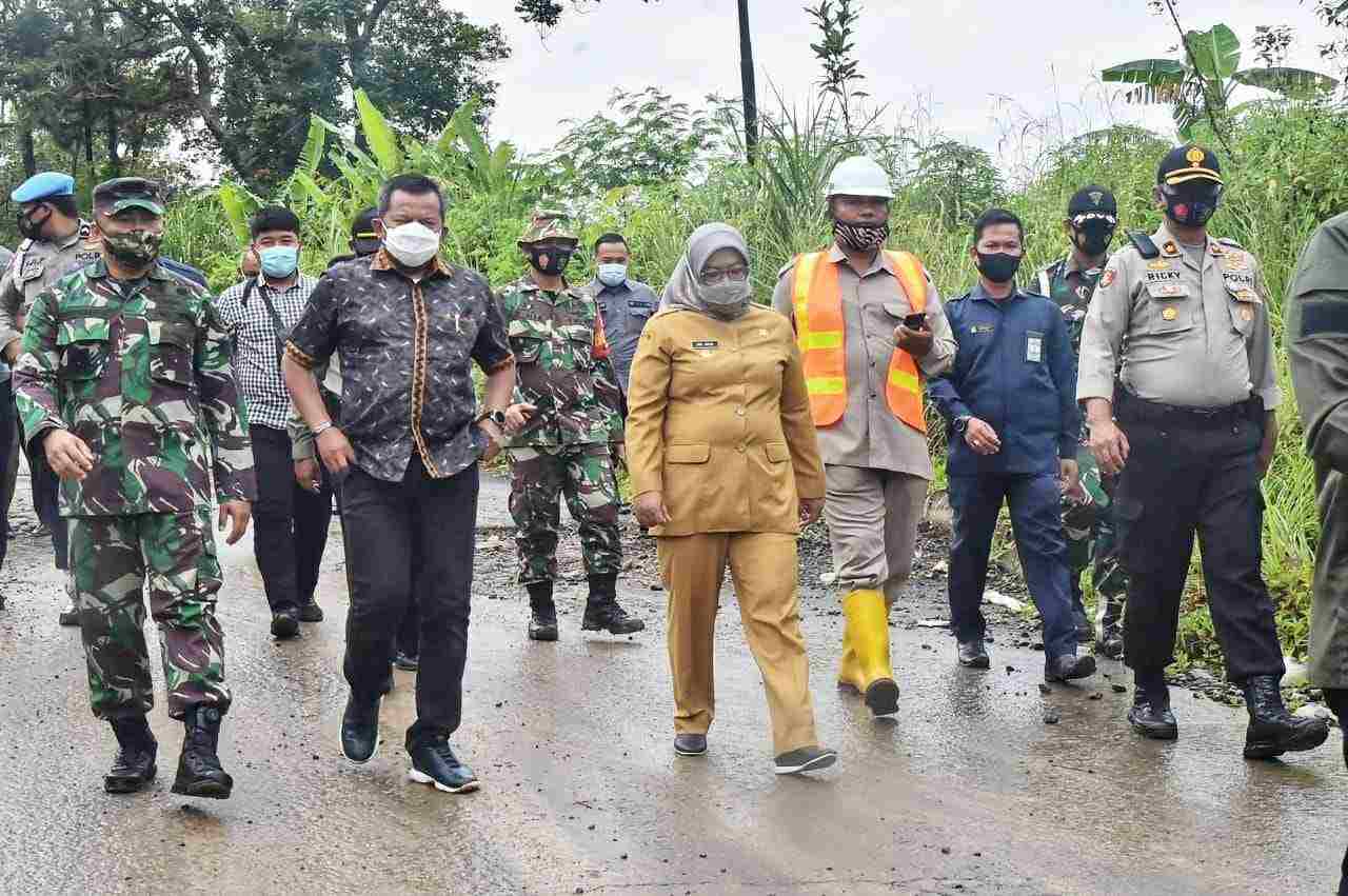 Pemkab Bogor Gandeng TNI Bangun Jalan Poros Tengah Timur Lewat Program ... Pemkab Bogor Gandeng TNI Bangun Jalan Poros Tengah Timur Lewat Program ...