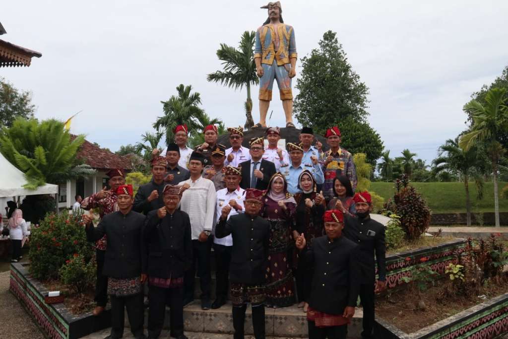 Ketua Komisi I DPRD Lamsel Menghadiri Haul Raden Inten II Ke-166 Di ...