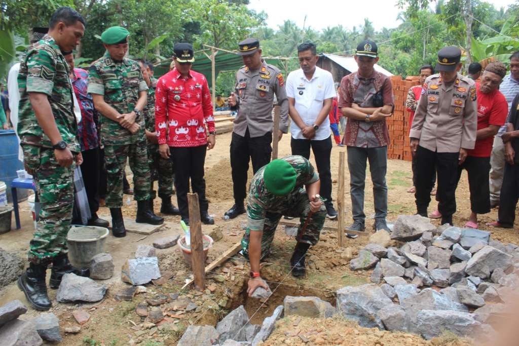 Warga Katibung Lamsel Dapat Bantuan Bedah Rumah - Infodesaku Warga Katibung Lamsel Dapat Bantuan Bedah Rumah - Infodesaku