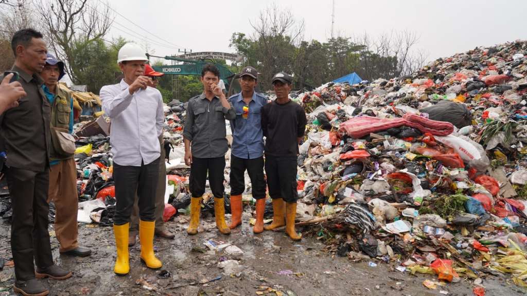 Jaro Ade Terima Aspirasi Pekerja TPA Galuga dan Pastikan Keselamatan ...